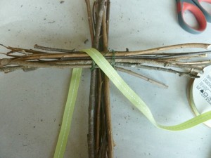 DIY Twig Cross {Easy Easter Craft}